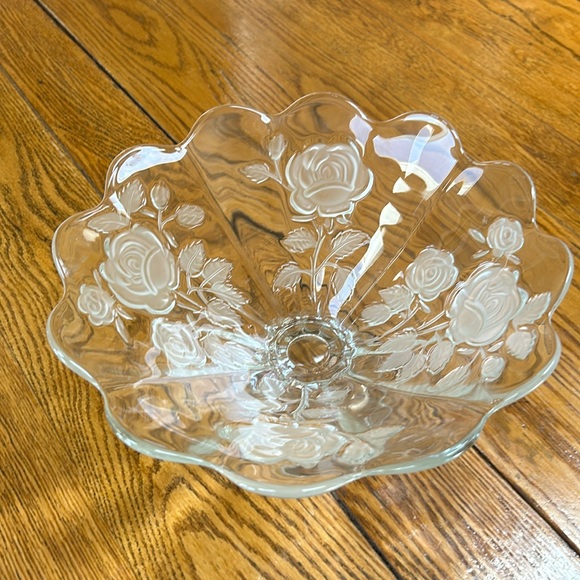 Accents | Vintage Clear Glass Pedestal Style Fruit Bowl With Rose ...